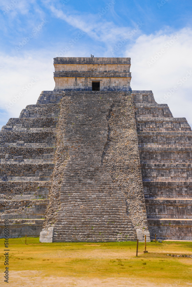 Ladder steps of temple Pyramid of Kukulcan El Castillo, Chichen Itza ...