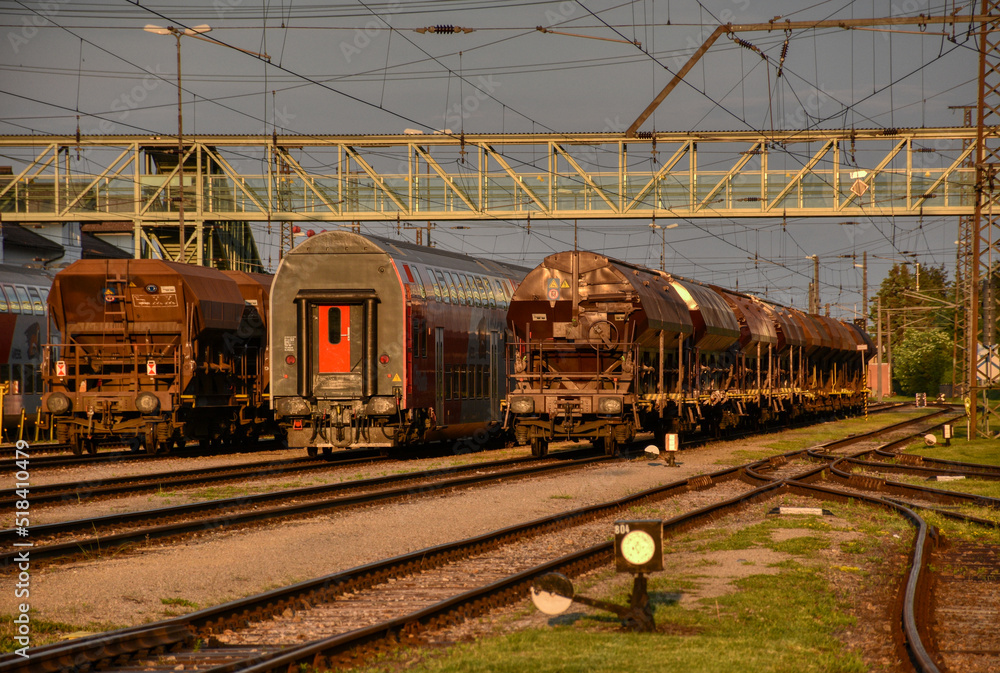 Siegmundsherberg, Bahnhof, Zug, Güterzug, Personenzug, Gleis, Gleise ...