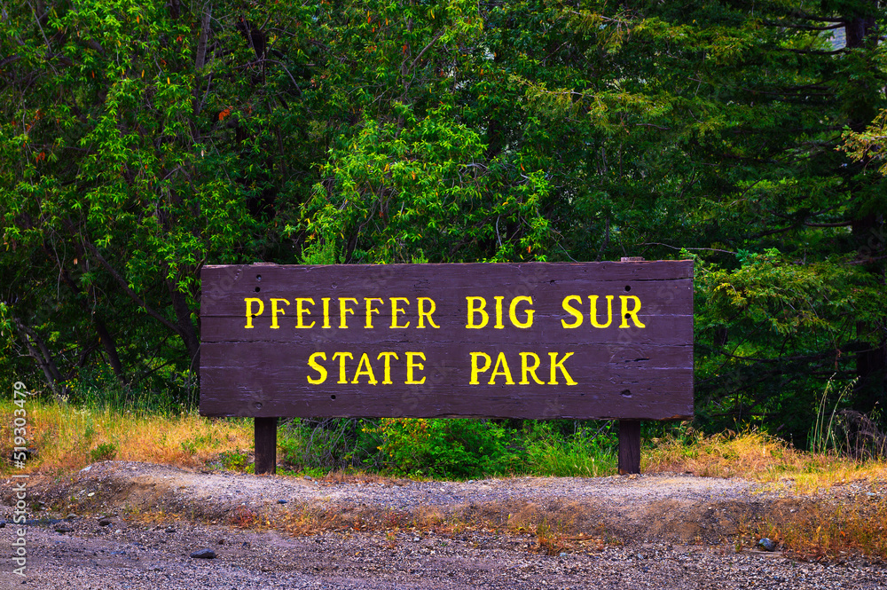 Welcome sign at the entrance to Pfeiffer Big Sur State Park in ...