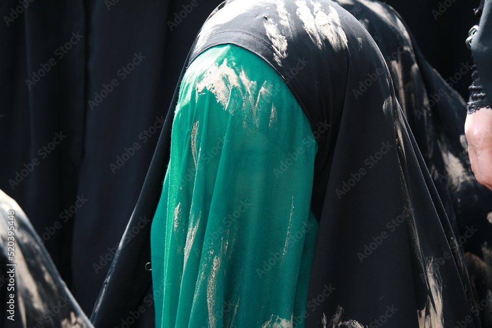 turkey muslim women and children chaining themselves at KERBELA ...