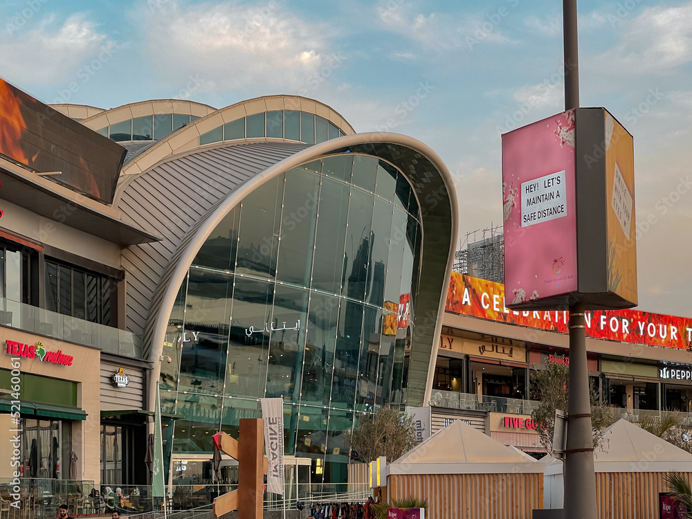 Shopping Mall interior design | Dubai festival city mall, an iconic ...