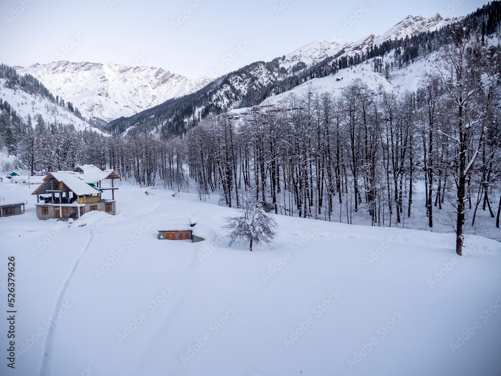 Beautiful Snow Mountains scene at Himachal Pradesh Solang Valley Manali ...