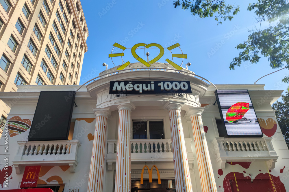 Mequi 1000 McDonald's store located on Avenida Paulista in São Paulo ...