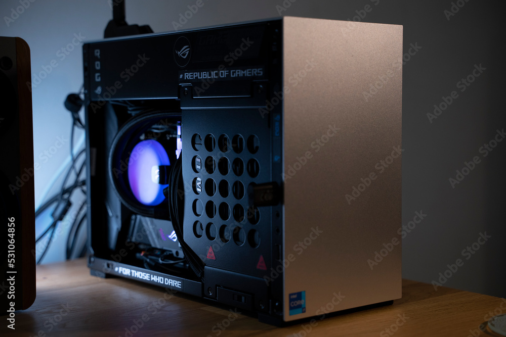 KL, MALAYSIA - Sept 9th, 2022 : A compact 11-litre ITX PC build by LIAN ...