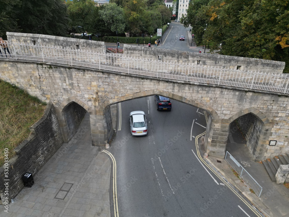 ภาพถ่าย Stock York City Walls, medieval defence fortification to ...