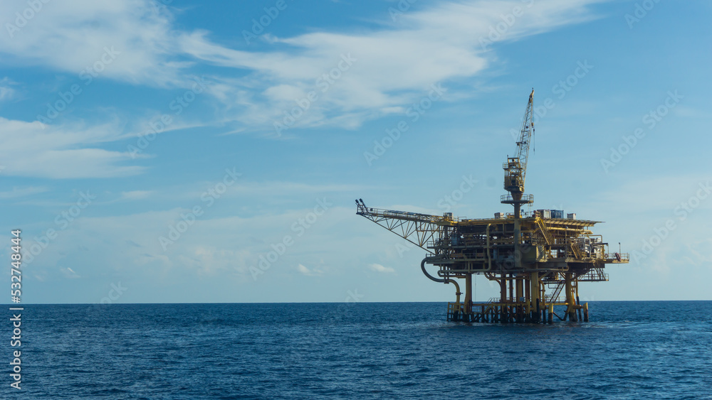 Offshore oil and gas wellhead remote platform which produced raw ...