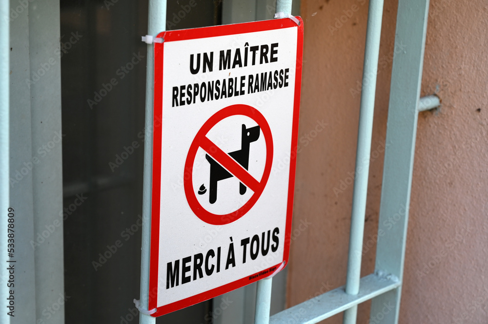 Foto de Stock Panneau indiquant et remerciant propriétaires de chien de ...