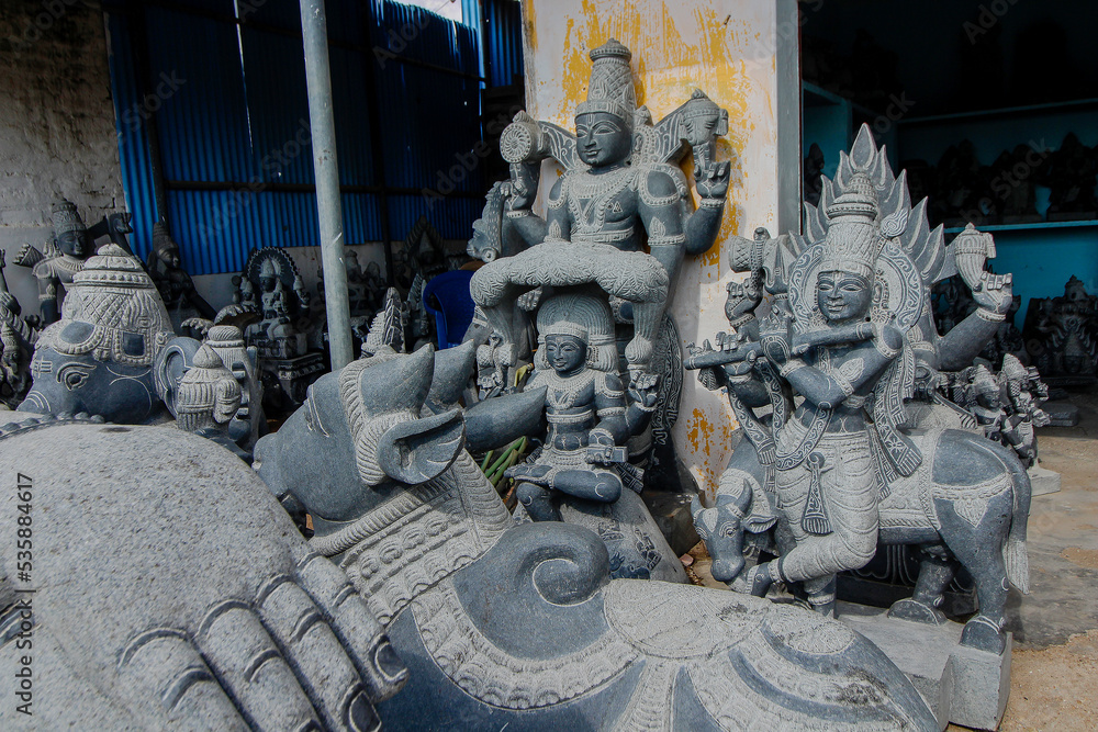 Foto de Stock God Stone Statue & Sculptures - Indian Hindu Gods Statues ...