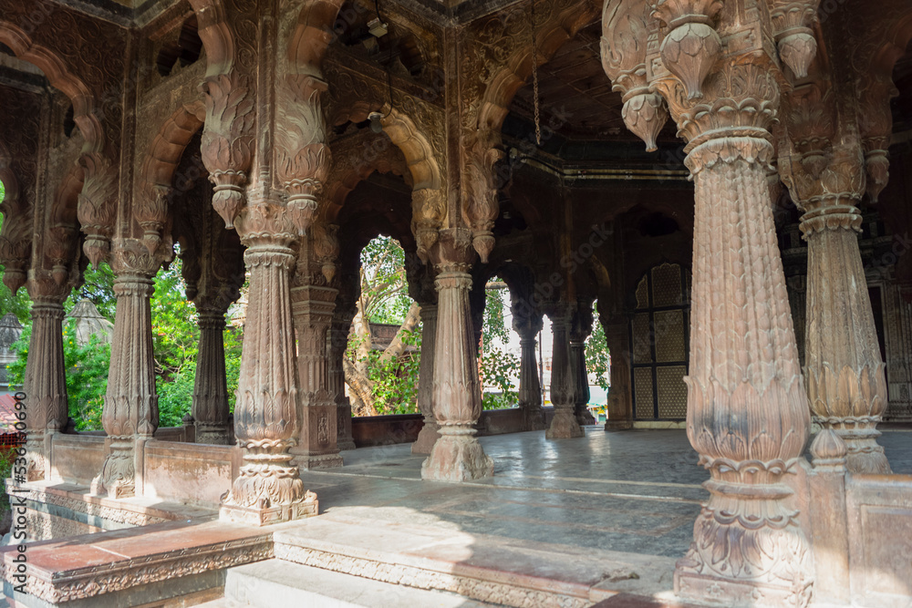 Pillars & Arches of Krishnapura Chhatri, Indore, Madhya Pradesh. Indian Architecture. Ancient ...