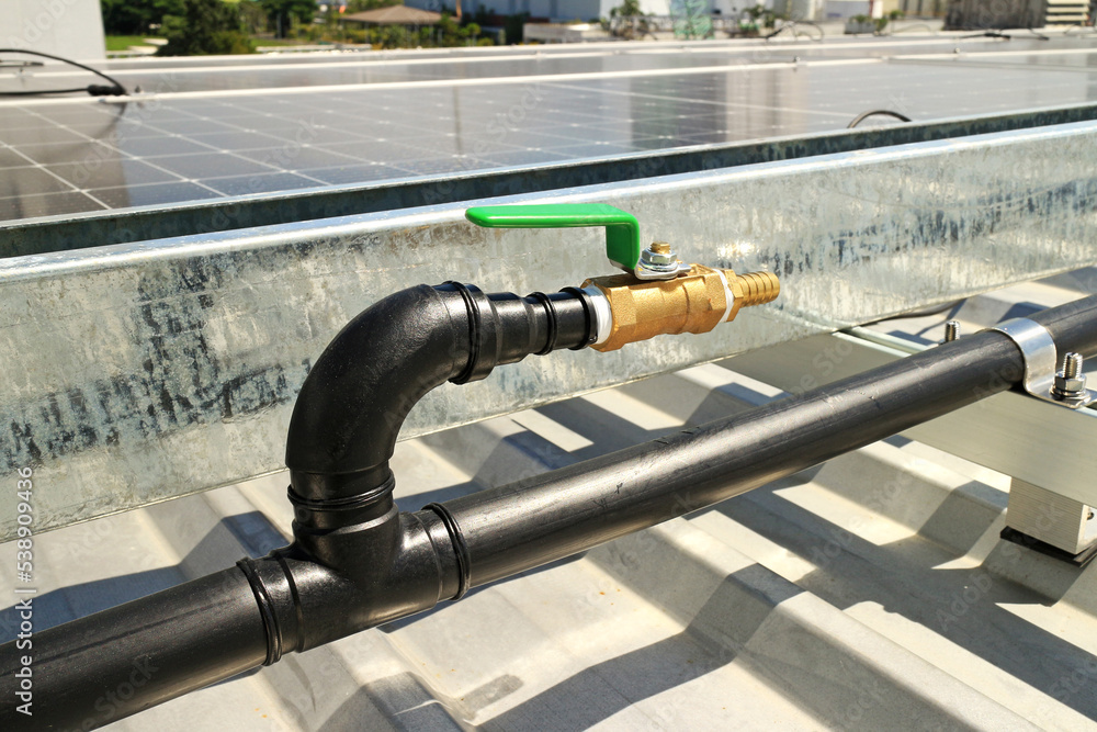 Brass Water Faucet with Thermal Welding Type HDPE Pipe on Roof for ...