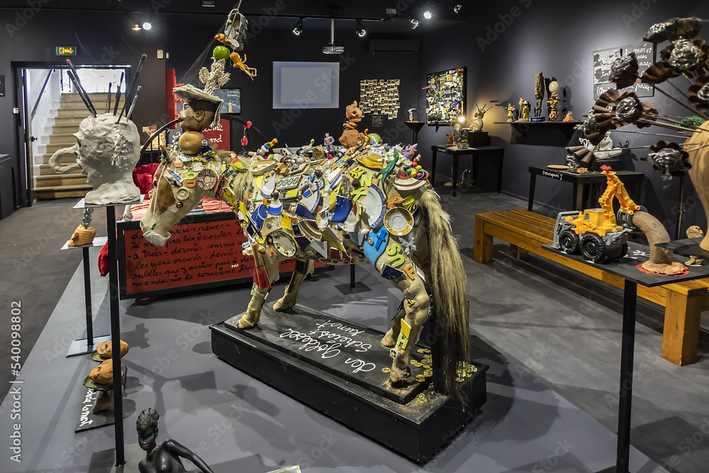 Magnelli Museum in Chateau de Vallauris: Exhibition Ben – “I am not ...