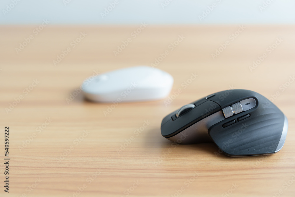 Fotografie Comparison of Ergonomic vertical mouse and general mouse on ...