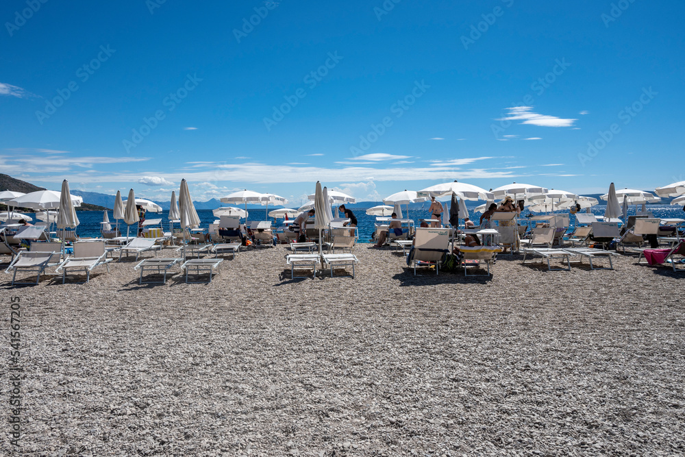 Fotografie Famous Zlatni Rat, sandy beach on beautiful Brac island ...