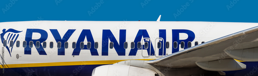 Foto de Stock RHODES, GREECE - 10 October, 2022: Airplane of the low ...