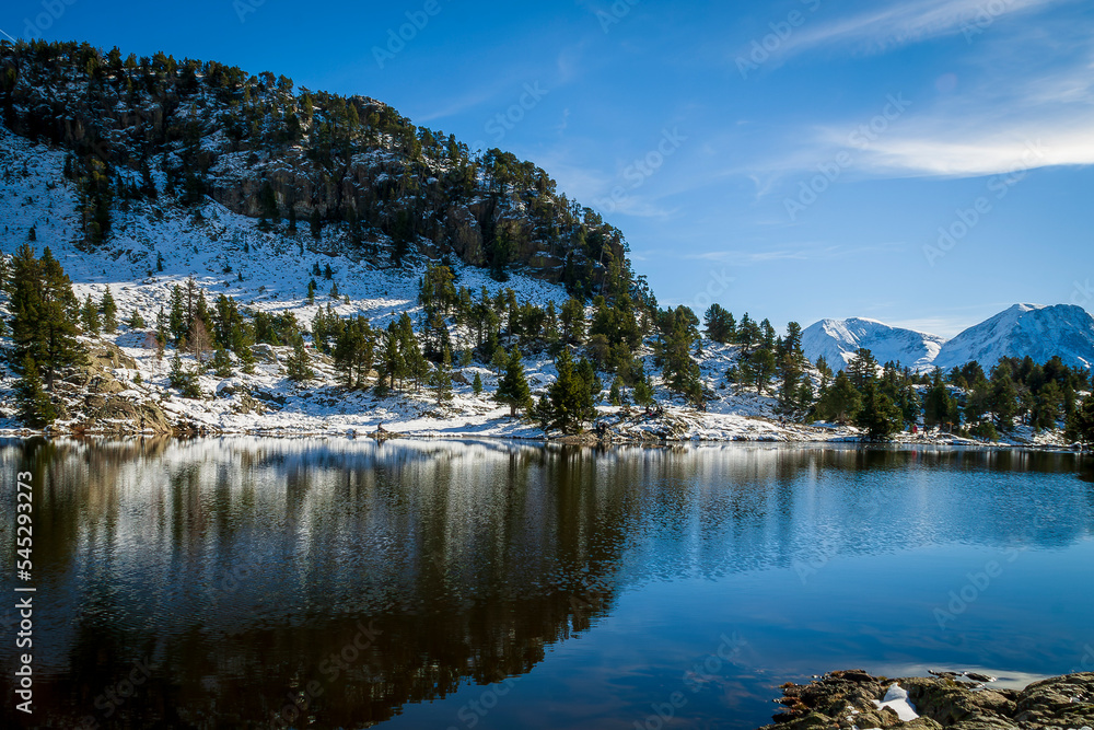 Foto de Stock Chamrousse France 06 11 2022 winter hike around Lac ...