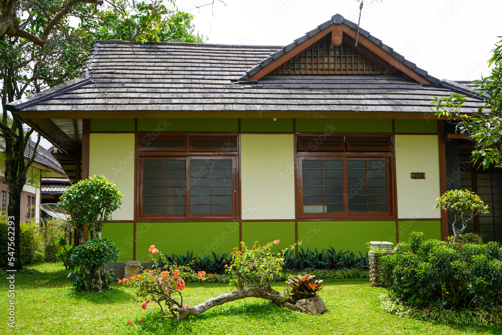 Minka, or traditional Japanese houses, are tatami mat floor, sliding ...