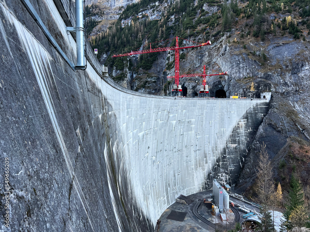 The dam Gigerwald or concrete dam on the reservoir lake Gigerwaldsee ...