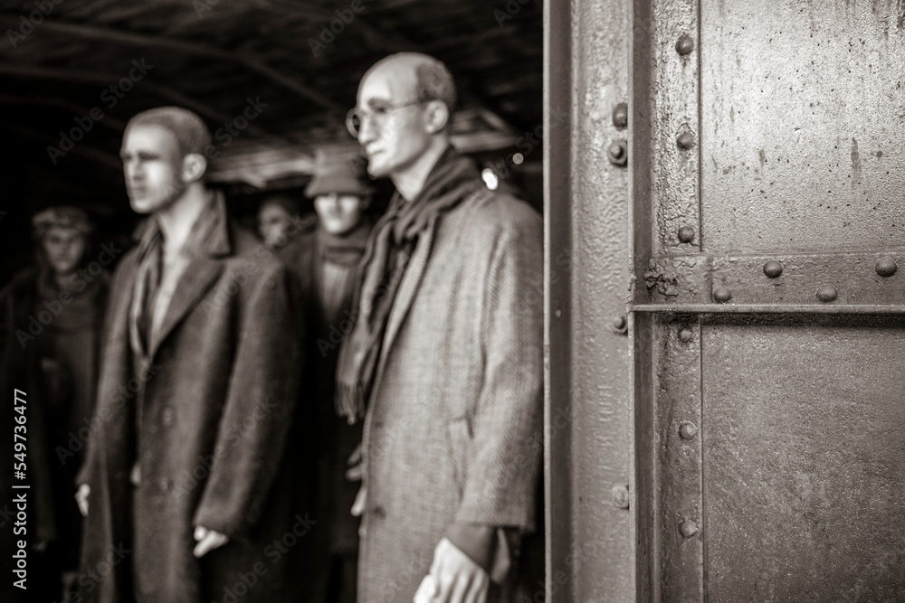 Stockfoto Blurred image of Jews inside the wagons of the train bound ...