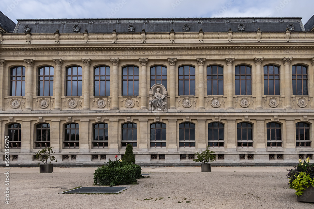 Architectural details of old Paris buildings: “Grand Gallery of the ...