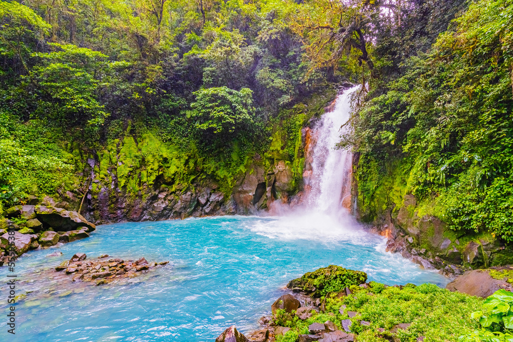 Stock-Foto „Catarata Rio Celeste, Waterfall, Station El Pilon, Tenorio ...