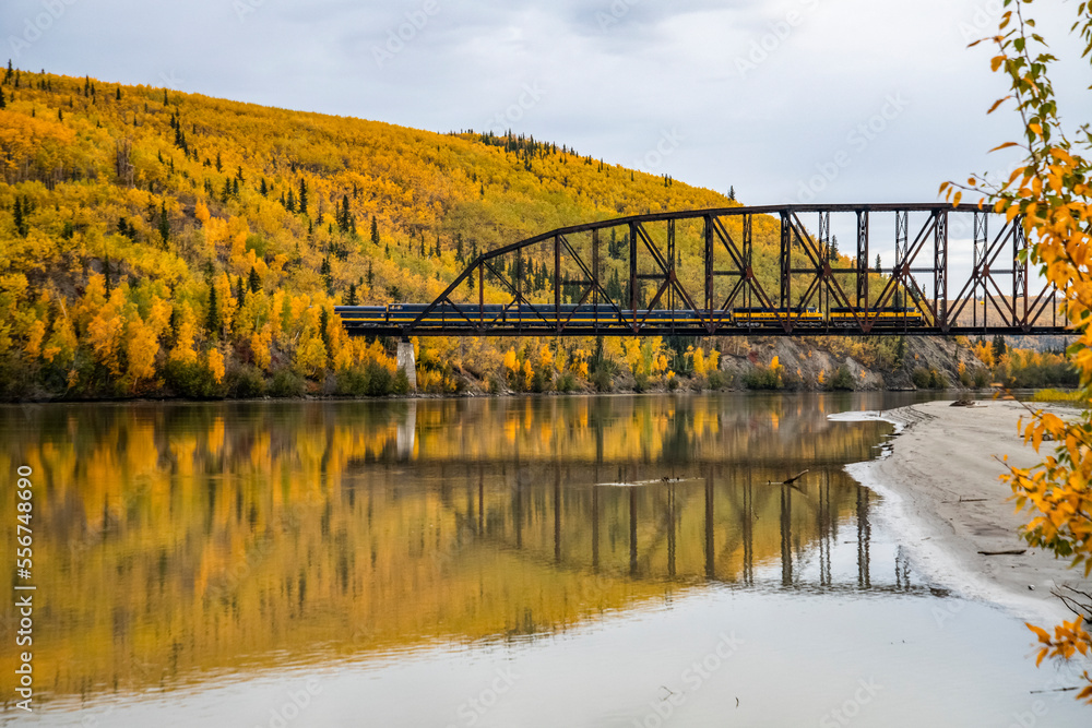 Foto de Stock Alaska Railroad passenger train crossing the Mears ...