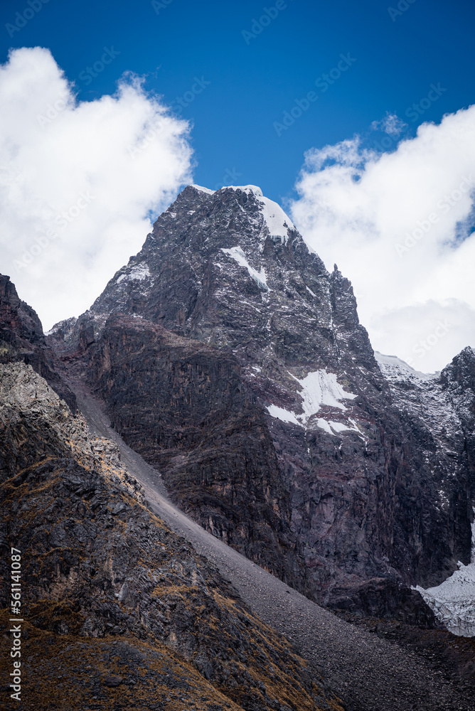 Nevado del Ausangate en la cordillera de los Andes en Cusco, Perú. Este ...