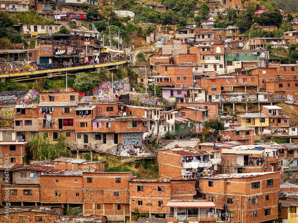 Foto The comuna 13 neighborhood in Medellin, Colombia has transformed ...