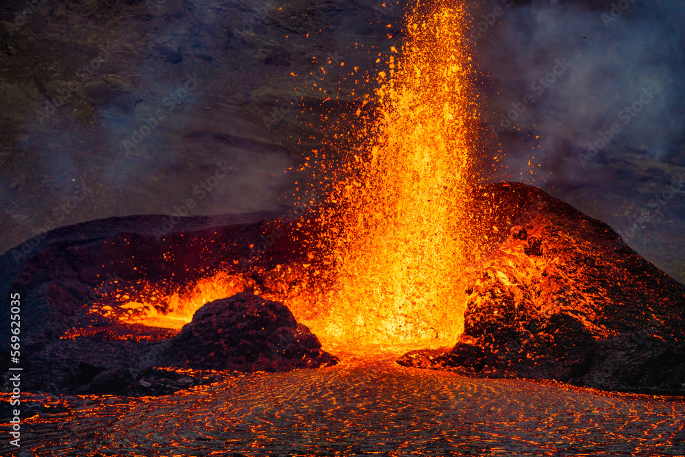 The recent re-eruption of Mount Fagradalsfjall and Geldingadalir ...