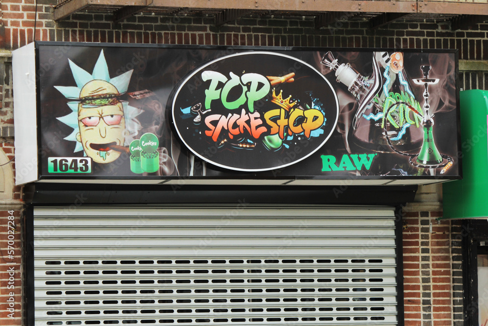 Bronx, NY - ‎June ‎12, ‎2021: Pop Smoke Shop exterior in the Pelham Bay ...