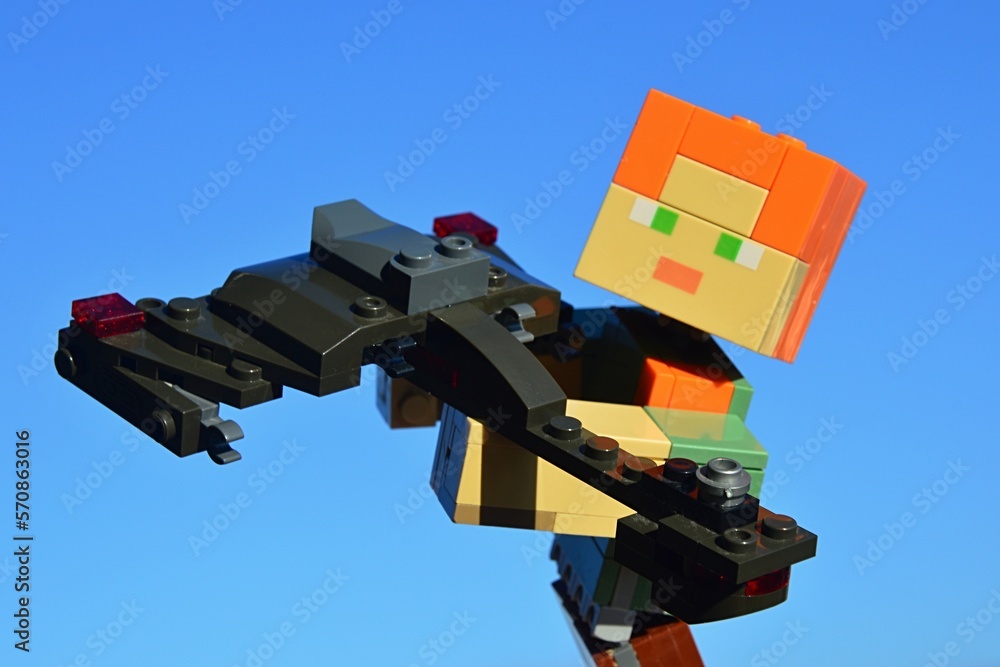 LEGO Minecraft large figure of main female character Alex holding KREO ...