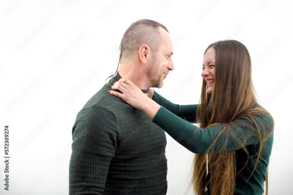Foto de Stock comic photo woman is angry at man strangling him with ...