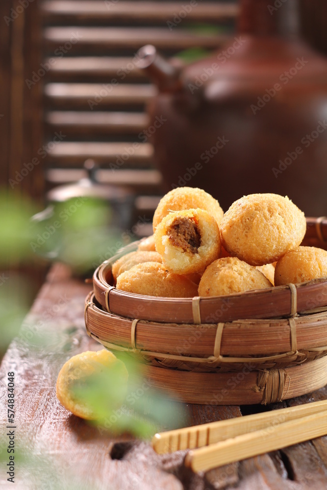 Foto de Stock Comro is a typical Sundanese fritters. Comro is made from ...