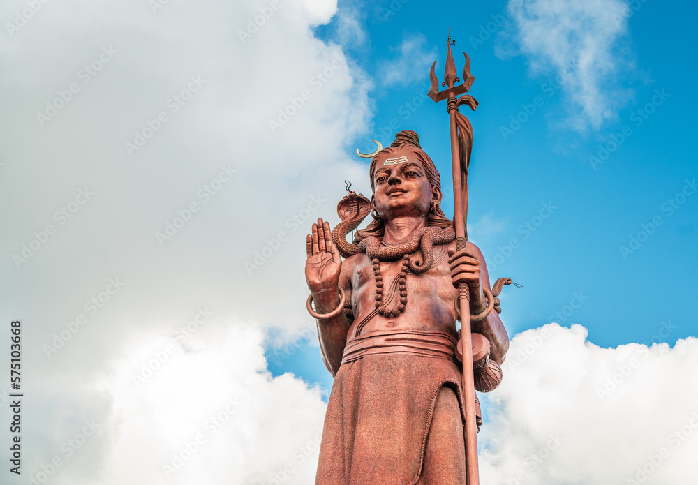 Foto de Stock Huge Shiva statue Mangal Mahadev is a 33 m art piece in ...