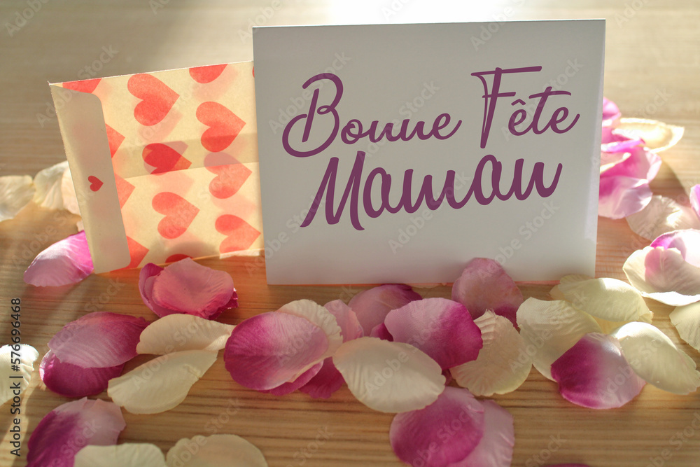 Bonne fête maman, carte message fleurs et cœurs pour la fête des mères Stock Photo | Adobe Stock