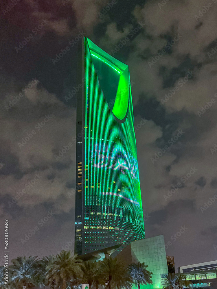 A night time view of the incredible Kingdom Tower, located in downtown ...