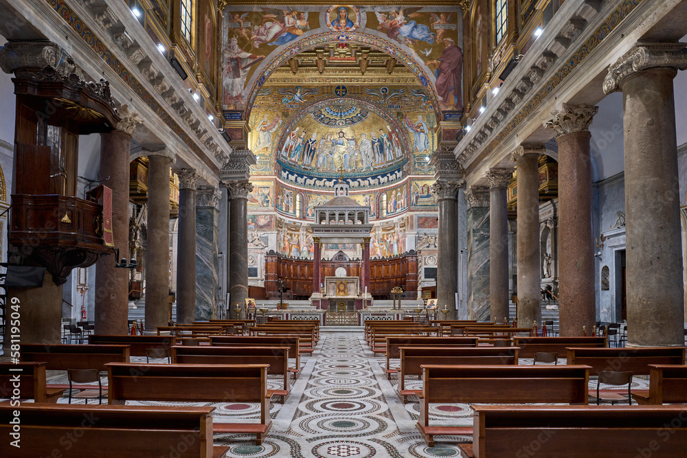 Basilica di Santa Maria in Trastevere, romanesque styled church in ...
