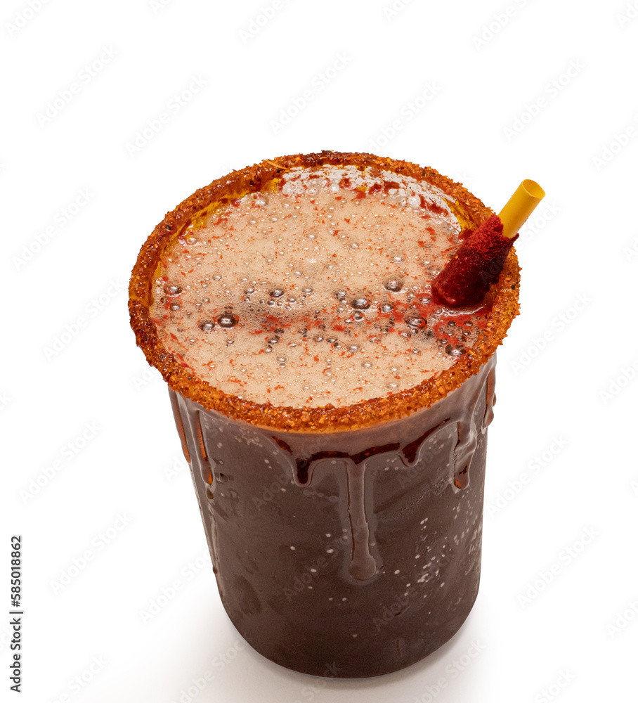 michelada cerveza servida en vaso con chamoy y salsas tipico mexicano ...