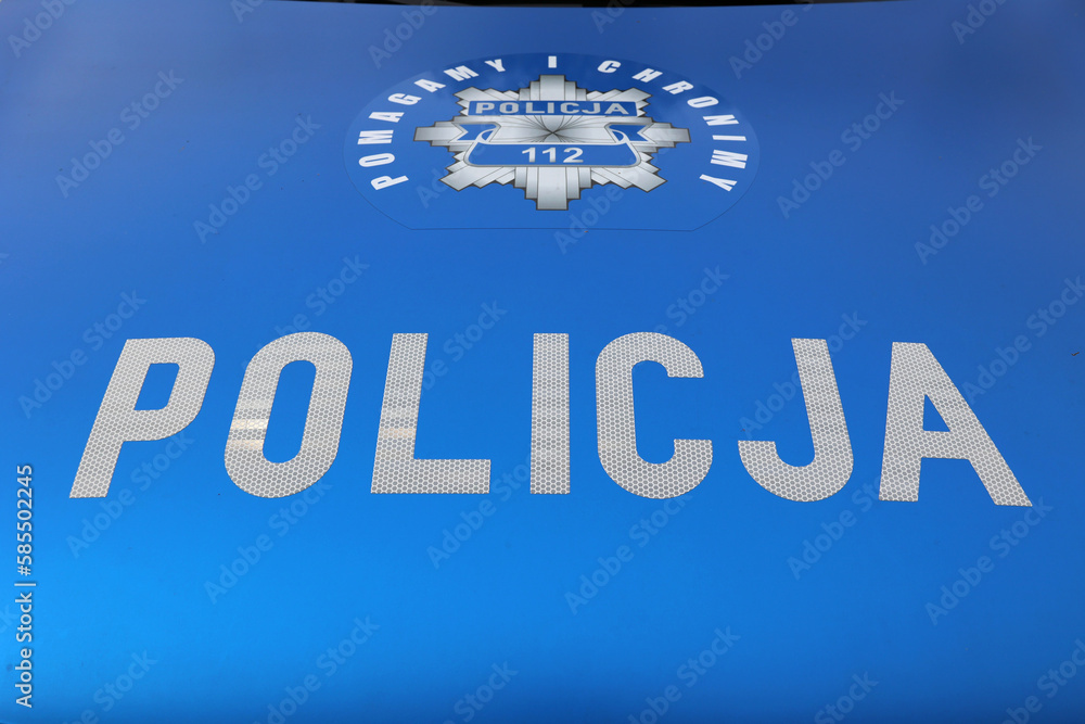 Logo policja pomagamy i chronimy na radiowozie polskiej policji. Stock ...