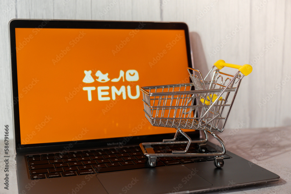 Stock-Foto „Gdansk, Poland - March 2023 Temu app icon in screen of ...
