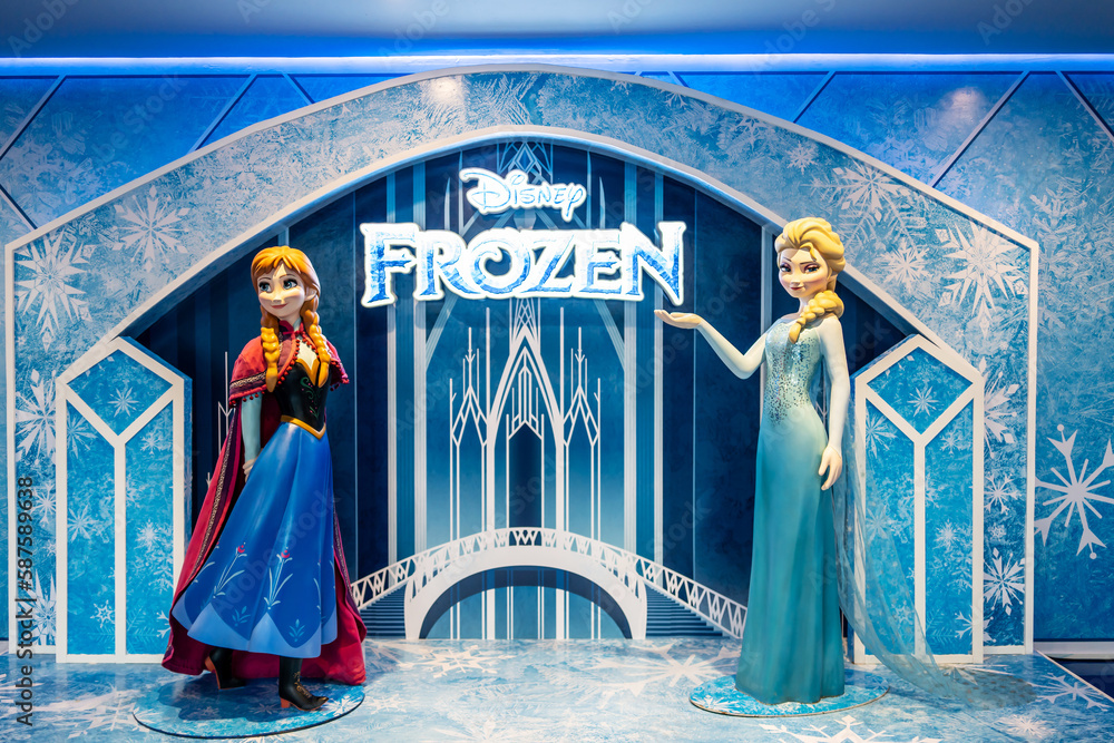 Anna Statue Aus Frozen
