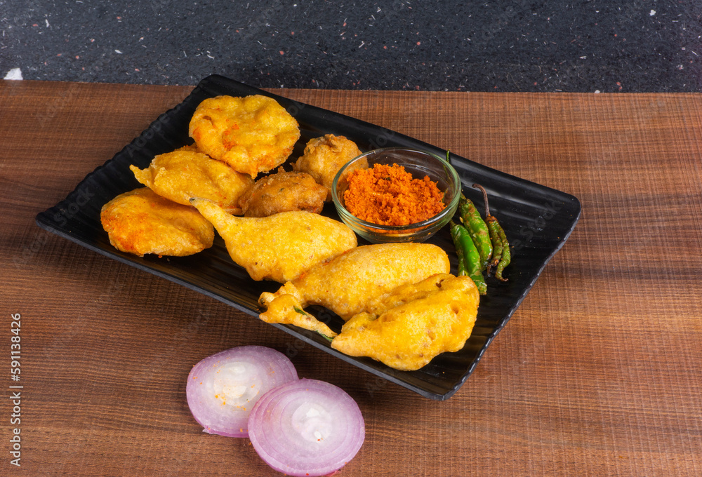 Indian Tea time snacks in group includes Veg Samosa, Kachori/kachaudi ...