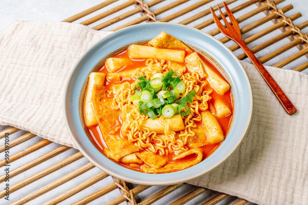 Rabokki, Korean style Stir-fried Instant Noodle : This dish is ...
