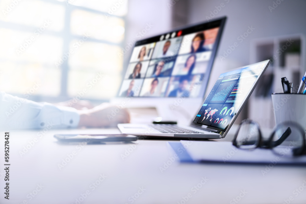 Zdjęcie bez tantiem: Virtual Video Conference Call Meeting | Adobe Stock