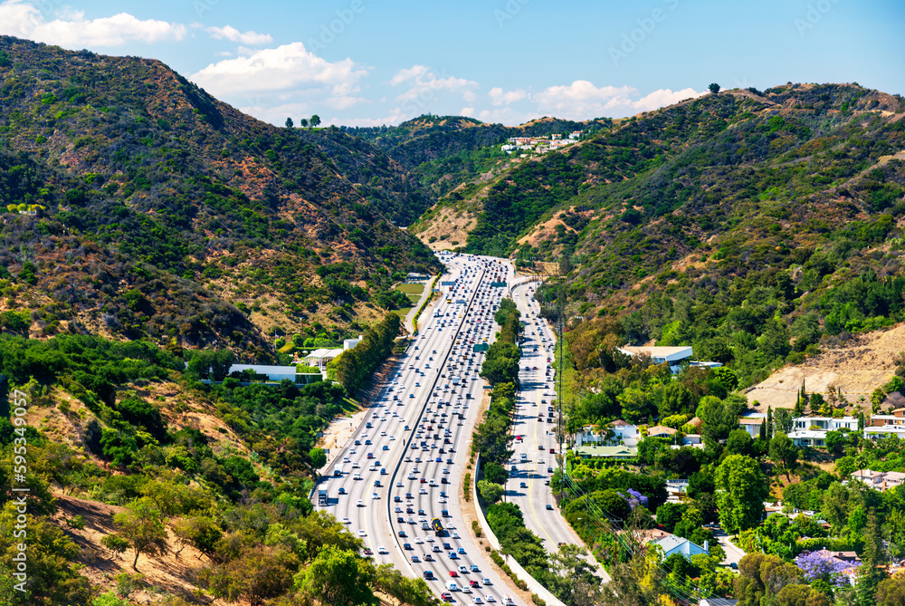 Foto de Stock Overview of a west Los Angeles freeway taken from a hill ...