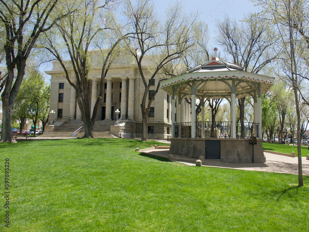 Traditional country Courthouse and gazebo on the town square Stock ...
