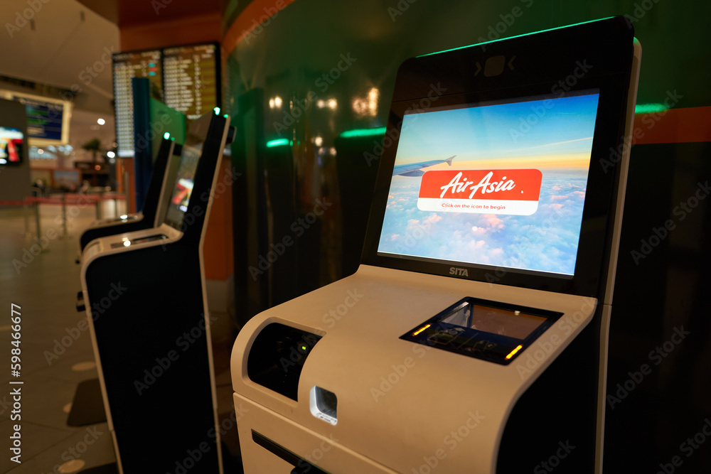 Foto de Stock KUALA LUMPUR, MALAYSIA - CIRCA MARCH, 2023: self check-in ...