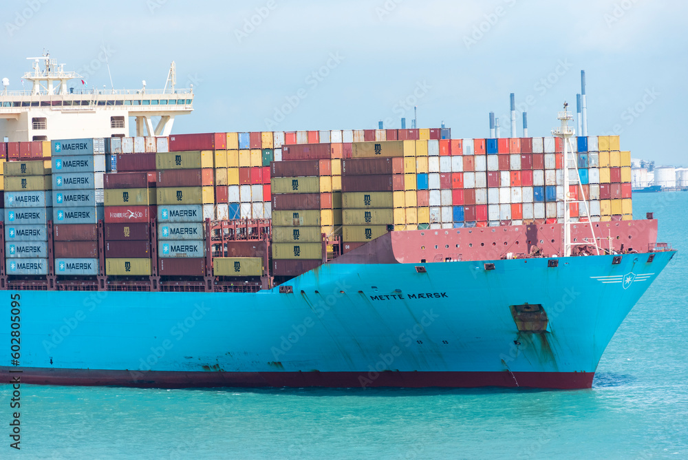 Singapore - large container ship "Mette Maersk" arriving to the ...