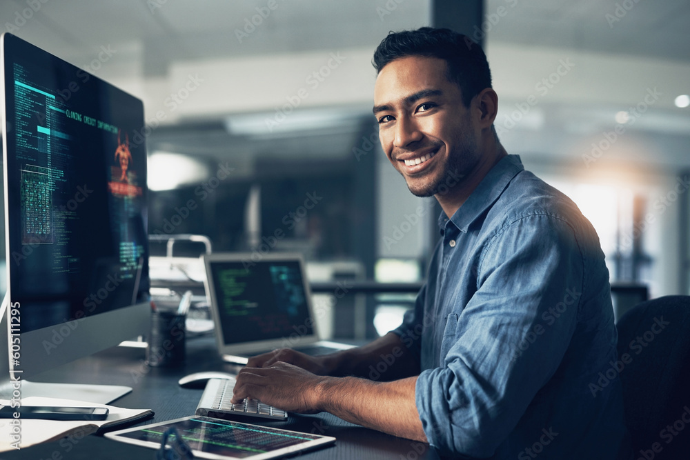 Foto stock di Portrait, man and smile of programmer on computer in ... Foto stock di Portrait, man and smile of programmer on computer in ...