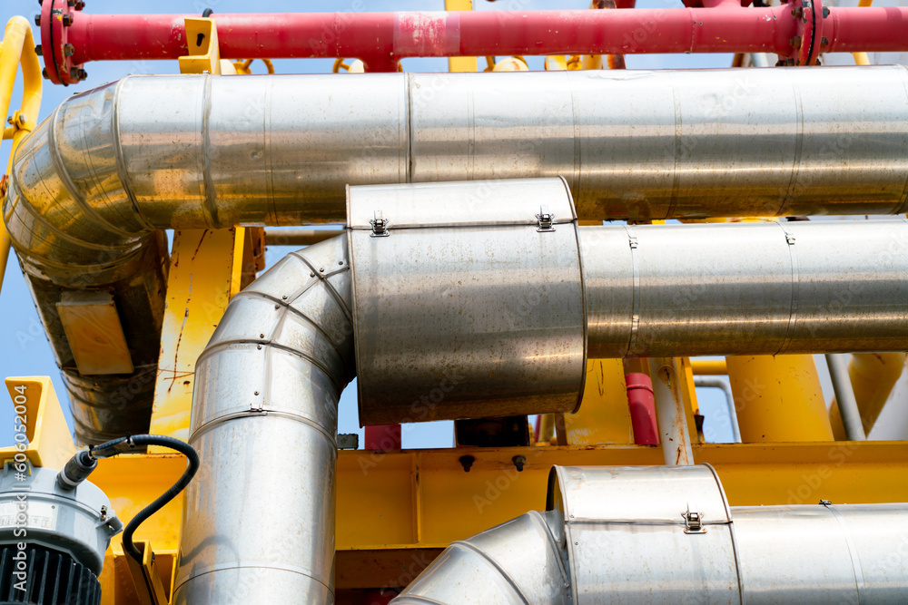 Heating medium oil pipeline protected with stainless steel insulation ...