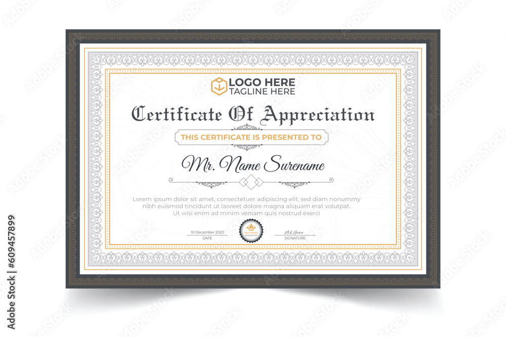 Vector de Stock Certificate template with luxury pattern and boder ...